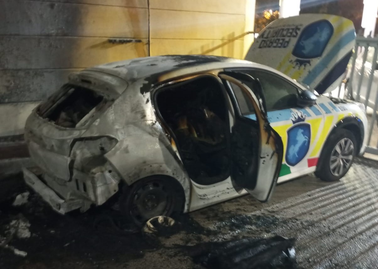Fiamme nella notte a Torremaggiore: un incendio distrugge due auto di ... Fiamme nella notte a Torremaggiore: un incendio distrugge due auto di ...